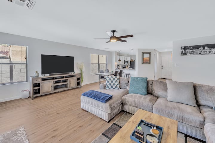 Must See! Large 3-bedroom Home In Dt Gilbert - Gilbert, AZ
