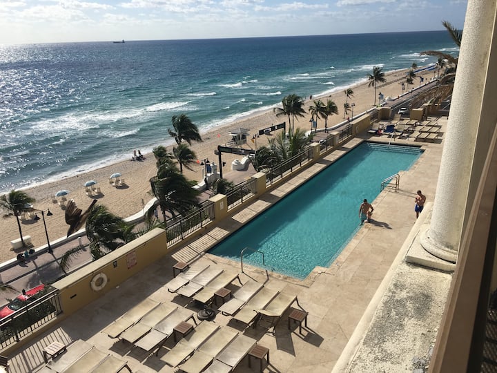 Amazing View! Oceanfront Renovated 1,200sf 1br/2ba - Fort Lauderdale
