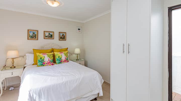 Safe & Sound-6mins From Rosebank Gautrain Station - Johannesburg