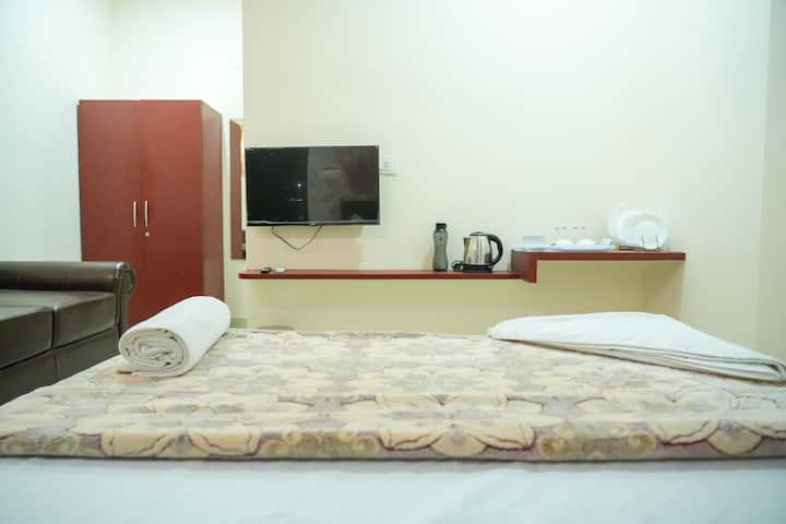 Ac Queen Room Near Wipro Circle Gachibowli - Hyderabad