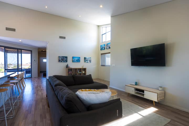 Modern Studio Apartment In Scarborough - Perth