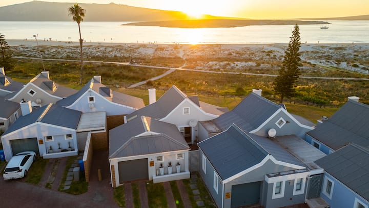 Seastheday Beach Front Holiday Home - Langebaan