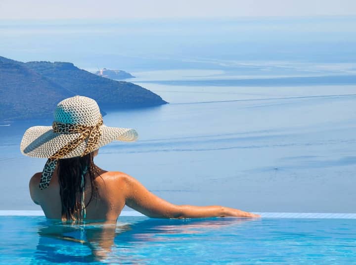 Rustic Luxury With A View & Pool - Montenegro