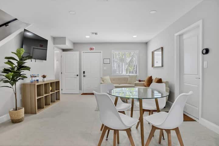 Sistrunk Shades Villa #4 Townhome In Downtown Ftl - Fort Lauderdale, FL