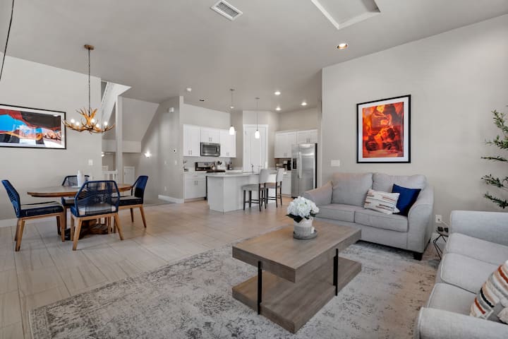 Flagstaff Retreat | Hot Tub • Firepit • Dogs Ok - Flagstaff, AZ