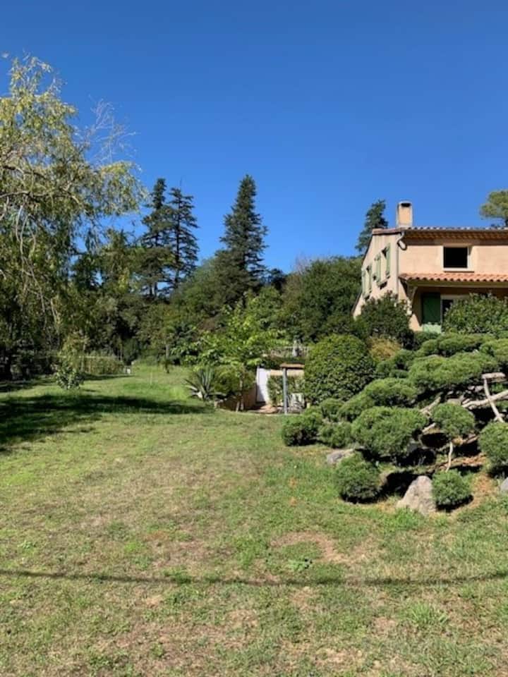 Appartement Au Rez-de-chaussée D'une Villa - Clermont-l'Hérault