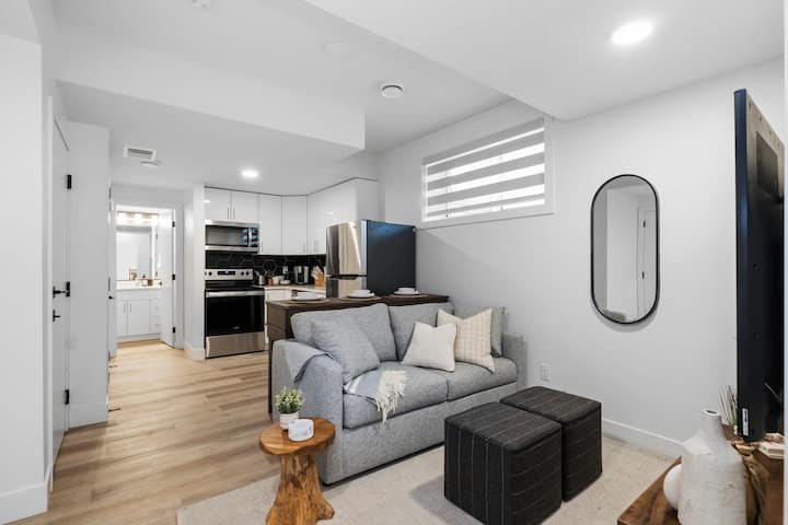 Pet-friendly 2 Br Private Suite - Fort Saskatchewan