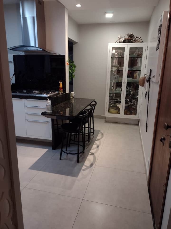 Aconchegante Suite Em Bom Bairro - Porto Alegre