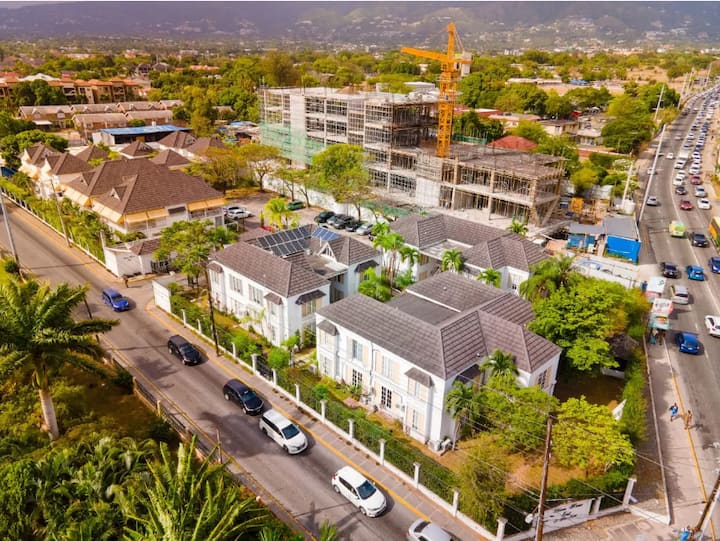 Devon House East 1/1 - Kingston