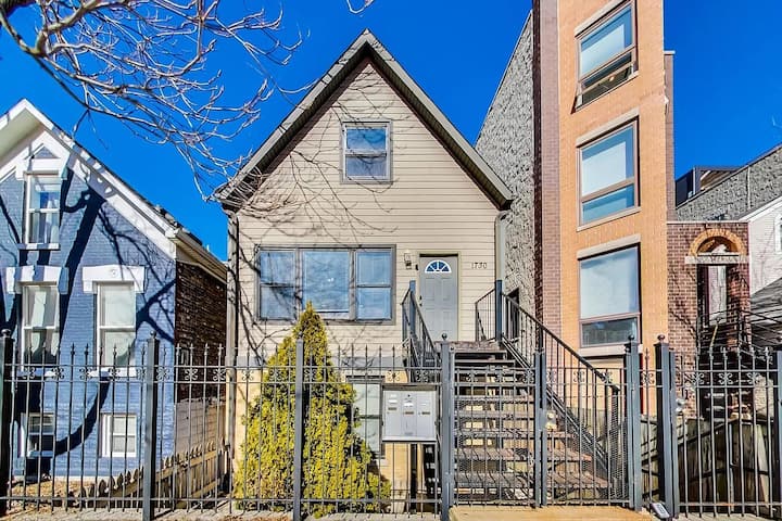Wicker Park | Spacious 3br Duplex W/ Free Parking! - Buena Park - Chicago