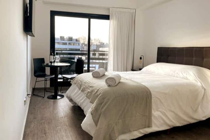 Quiet & Modern Studio Steps From Plaza Serrano - Buenos Aires