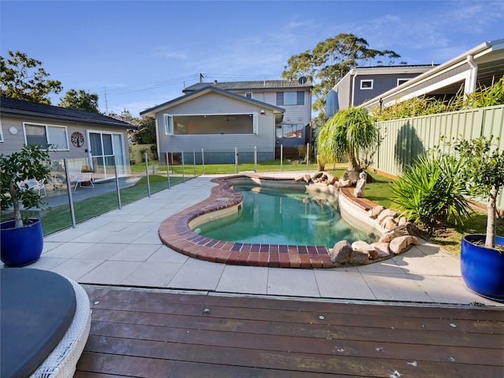 Shelly Beach Escape - The Entrance