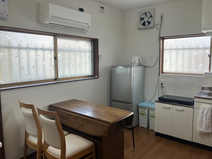 1 Train Stop Or 9 Min By Taxi From Kix - 岸和田市