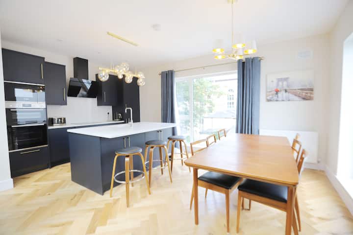 Beautiful 3 Bedroom & 3 Bathroom - Dublin