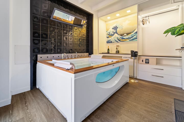 Suite Japan Experience Con Jacuzzi In Pieno Centro - Cagliari