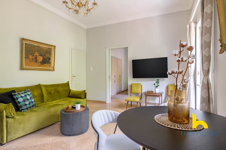 Private Athenian Oasis: Luxe Suite & Sunny Balcony - アテネ