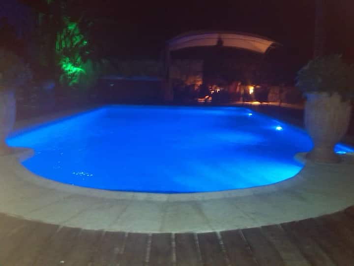 Suite En Chalet Con Piscina - Montserrat, Valencia