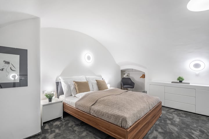 Peaceful Modern City Center Apartment At Andrassy - Budapest