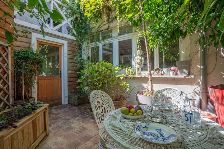 Studio With Unique Outside Space In Paris 10th - Paris 10e Arrondissement