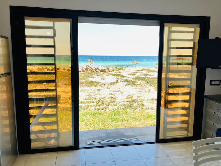 Pied Dans L'eau Vue Sur Mer Plage Sable Fin Rdc-01 - Kelibia