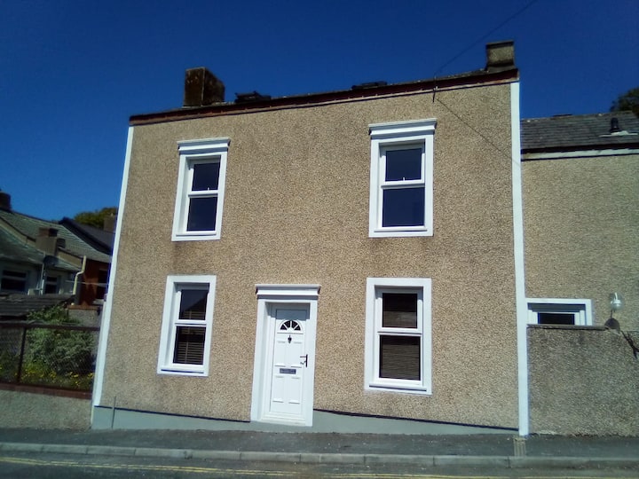 Spacious Clean 3 Bed Home ~ Whitehaven Town Centre - Cockermouth