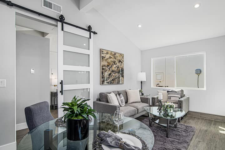 Charming Cottage - Castro Valley, CA