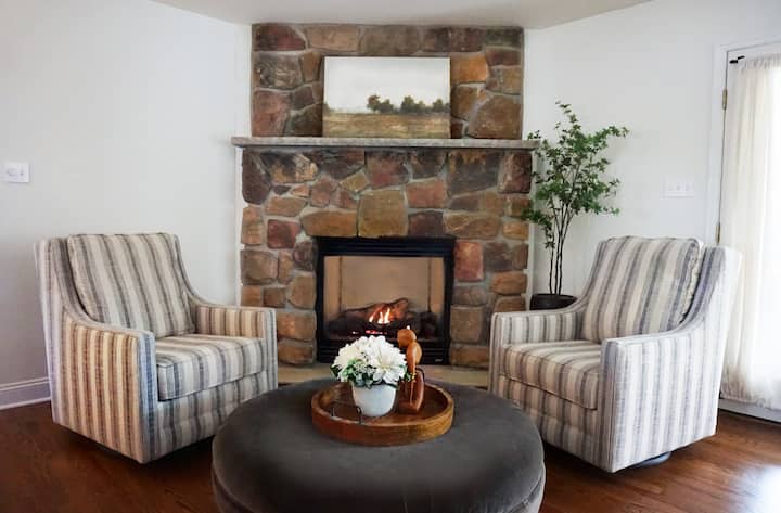 Pocono Mountains Beautiful & Calm Family Retreat - Stroudsburg, PA