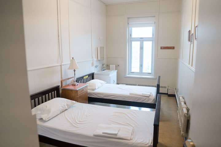Chambre Privée-2 Lits Simples-auberge De Jeunesse - Baie-Saint-Paul