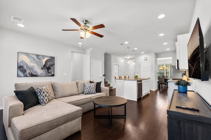 Pearson Ranch Retreat: Monthly Rate, Apple, Domain - Cedar Park, TX