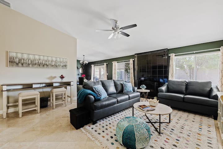 Prime Scottsdale: Putt, Stay, Play! Close To All! - Scottsdale, AZ