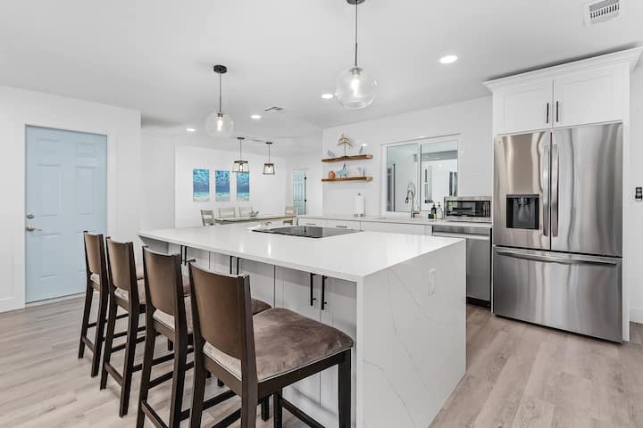 Sea Life's Beauty- 4 Br (3 Kings) Pool Home - Fort Myers Beach, FL