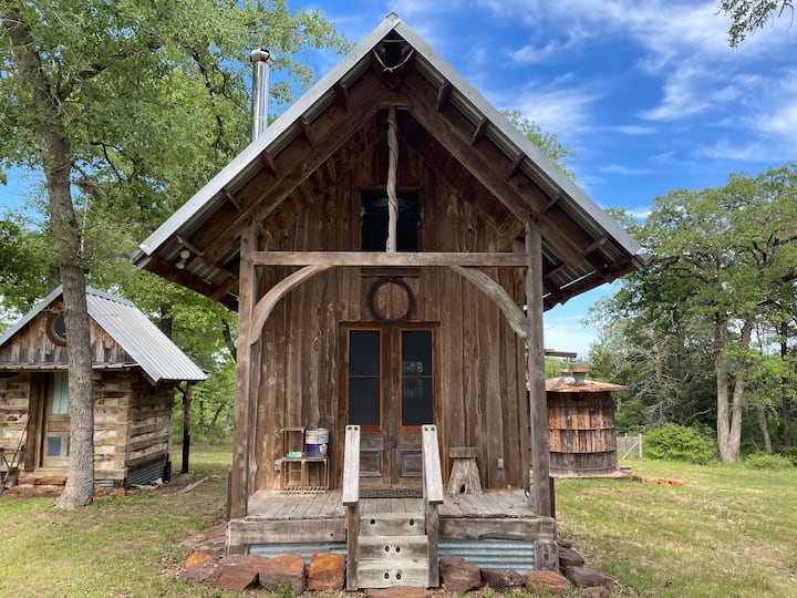 Lost Goat Cabin - Caldwell, TX