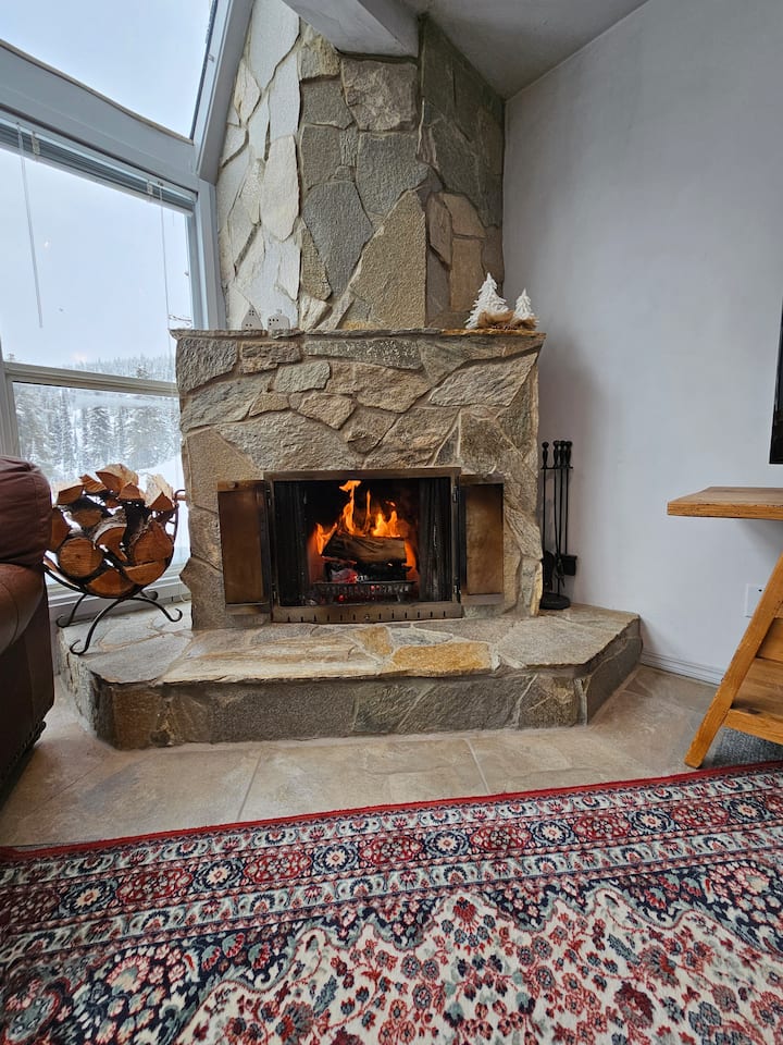 Perfection Ski In/ski Out! 2 Bedroom - Big White Ski Resort, BC