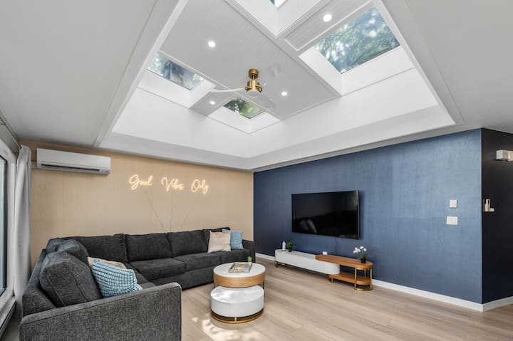 City Views + Deck | 3br Hillside Retreat - 포틀랜드