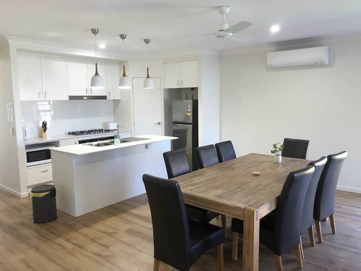 Spacious Brand New House In Park Ridge - Gold Coast