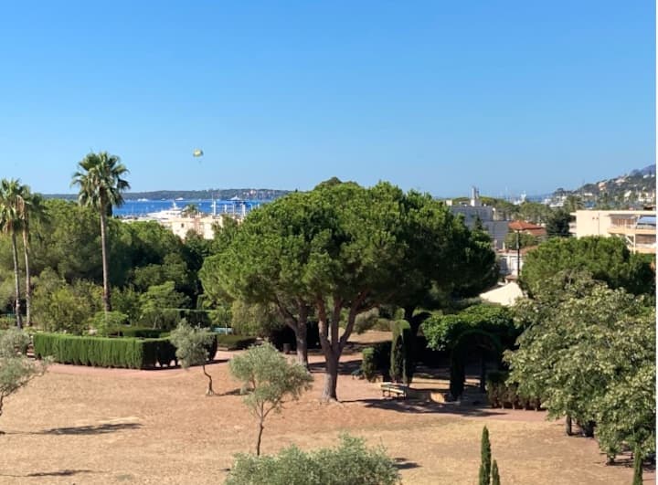 F2 Rénové 200m Mer Piscine Parking Tout à Pied ! - Antibes