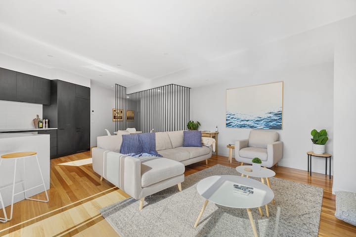 Contemporary In Central Torquay - Torquay