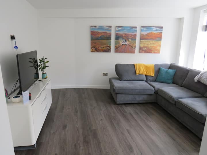 A Perfect Guildford Base! - Guildford