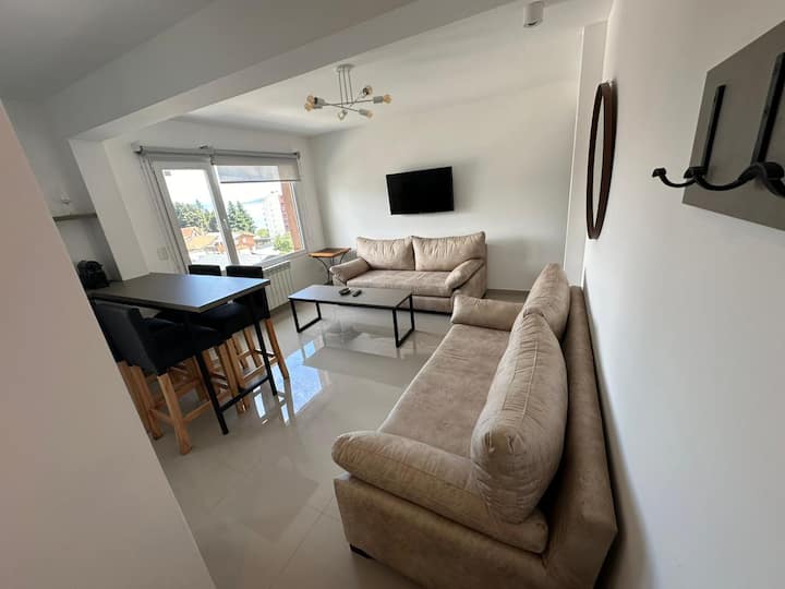 Departamento Moderno Con Vista Al Lago - Provincia de Neuquén