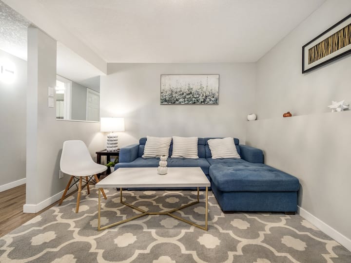 Luxury Downstairs Suite - Lethbridge