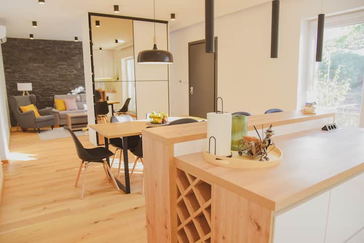 New#apartment "White 2025" & Parking - Skradin