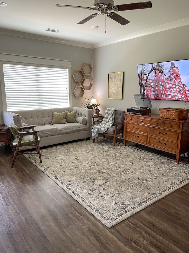 The Beazhive - Auburn, AL