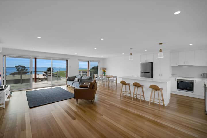 Seaview San Remo - Sleeps Six - San Remo