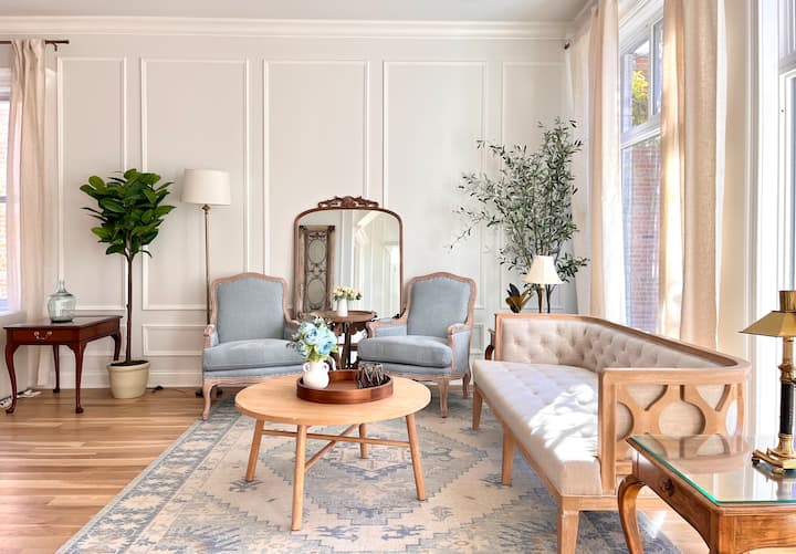Lux Loganhouse W/garage, Sleeps 12, & Rooftop Deck - Chicago