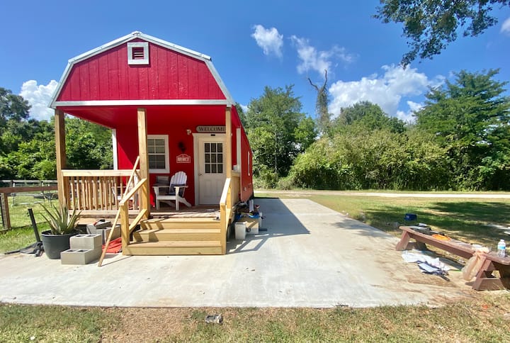 Cozy Cabin On Little Farm - Danbury, TX