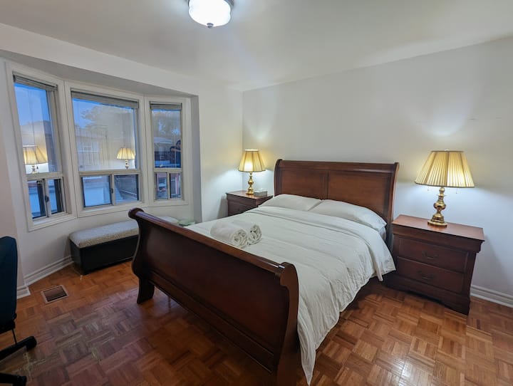 #3 Large Bedroom Close To Lansdowne Station - Toronto
