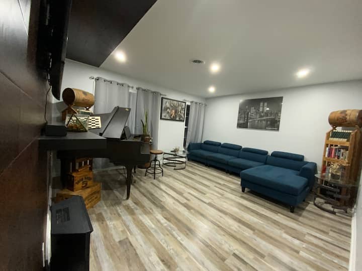 Artistic Luxury Home - East Rutherford, NJ