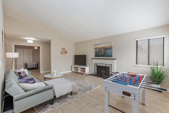 Serene Centrally Located Family-friendly Home. - Las Vegas
