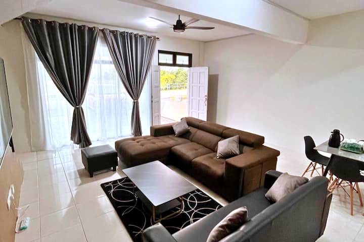 Suria Villa @ 5 Mins A'famosa Resort - Tampin