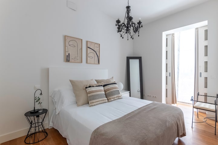 Quiet And Cosy In The Center - Bilbao